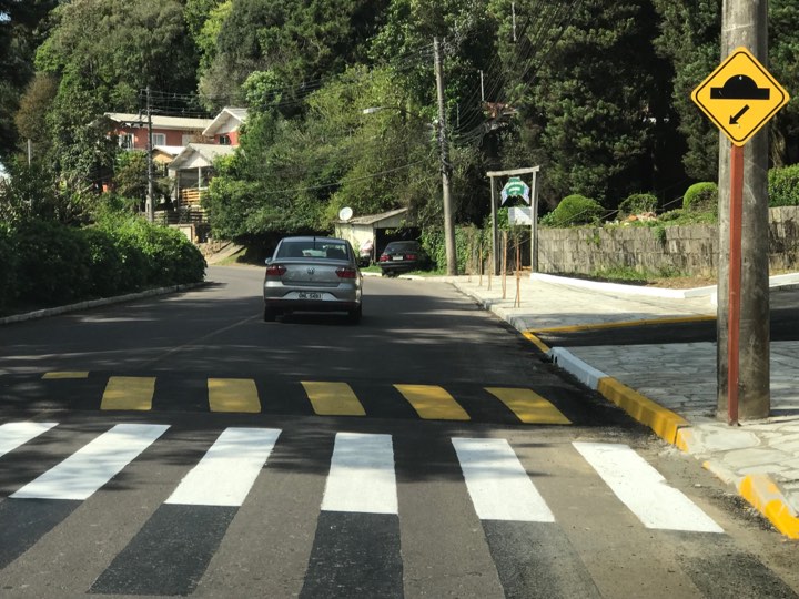 Cuidado, quebra-molas instalado em frente o Cemitério Municipal - Blog ...